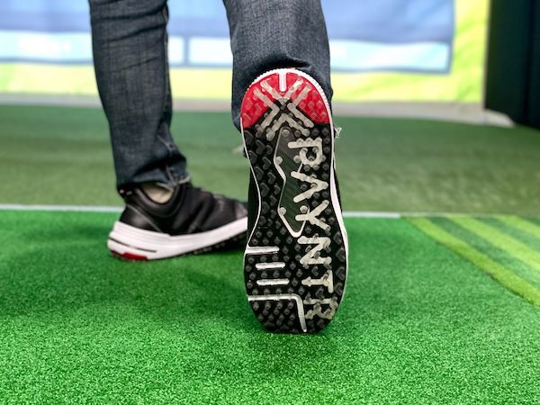 장타를 원하는 골퍼들 주목 비거리 골프화 페인터골프 실사용 후기 리뷰 골프화 추천 발볼 넓은 골프화 비거리 증가 골프화 김캐디 골프 정보